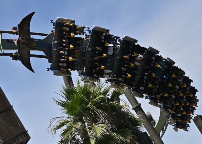 【事故】USJのザ・フライング・ダイナソー緊急停止で宙づり事故発生！現場の状況を画像と動画で！ | しばけんの語り場